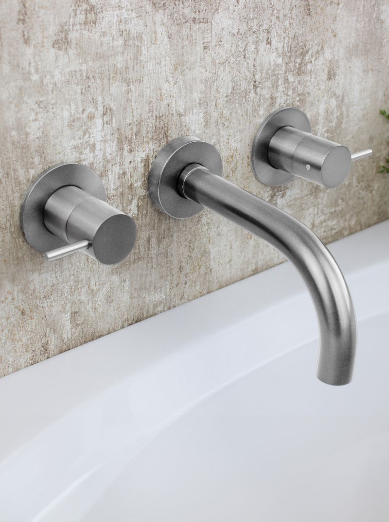 Hockley Brook Wall Mounted 3 Hole Bath Mixer Levers