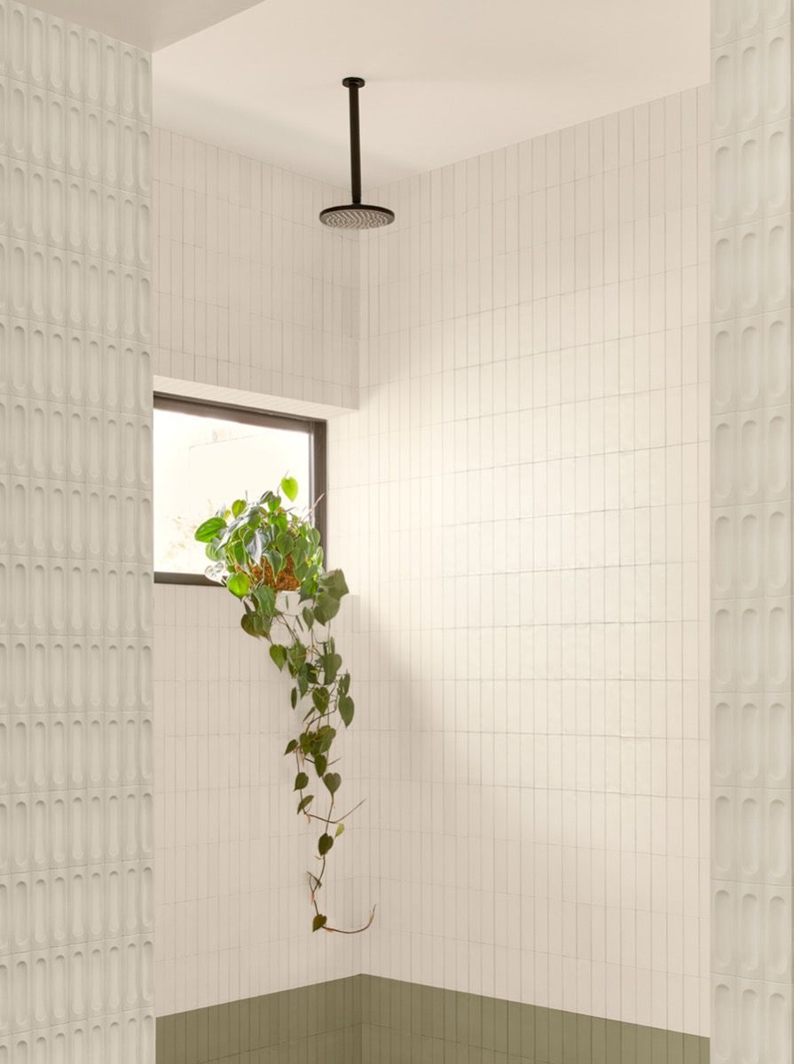 Tavolozza Linen Curve 5x15cm | Cream Matt Glazed Relief Wall Tile