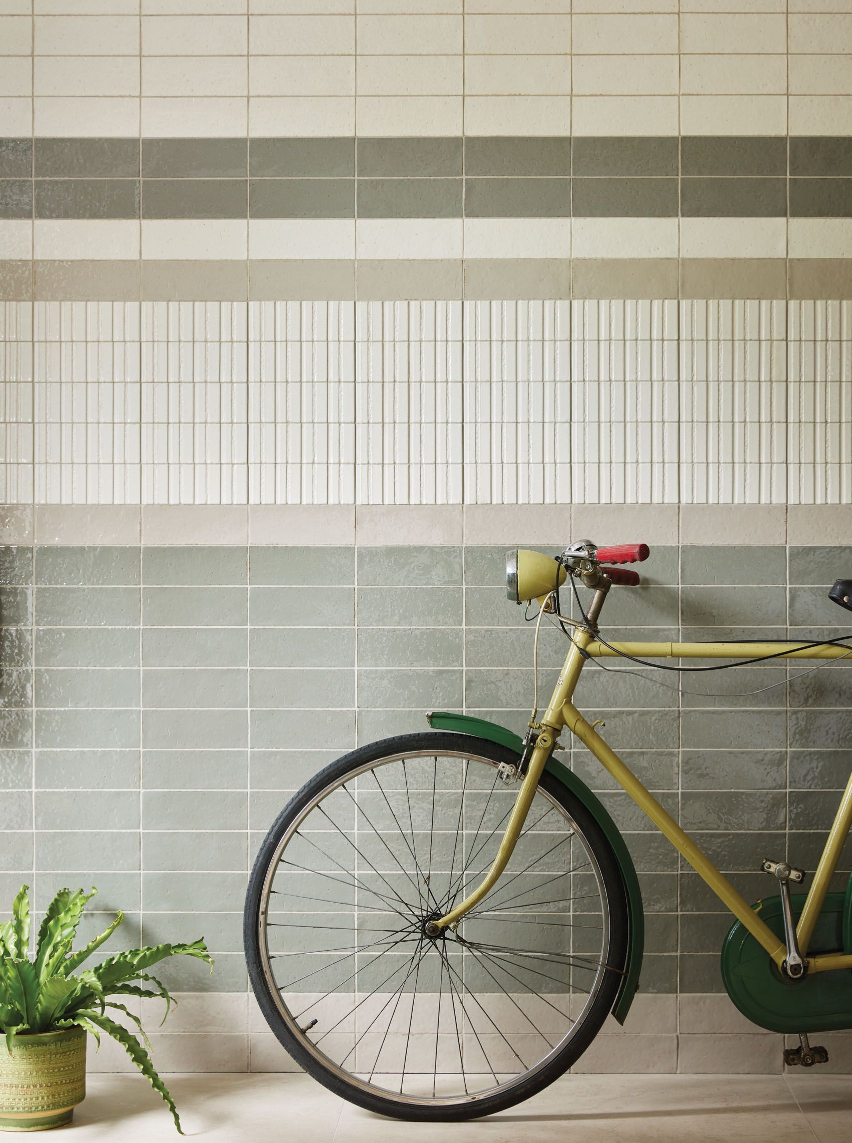 West Ridge Clark Ridged 7.5x20cm | White Pitted Brick Wall Tile